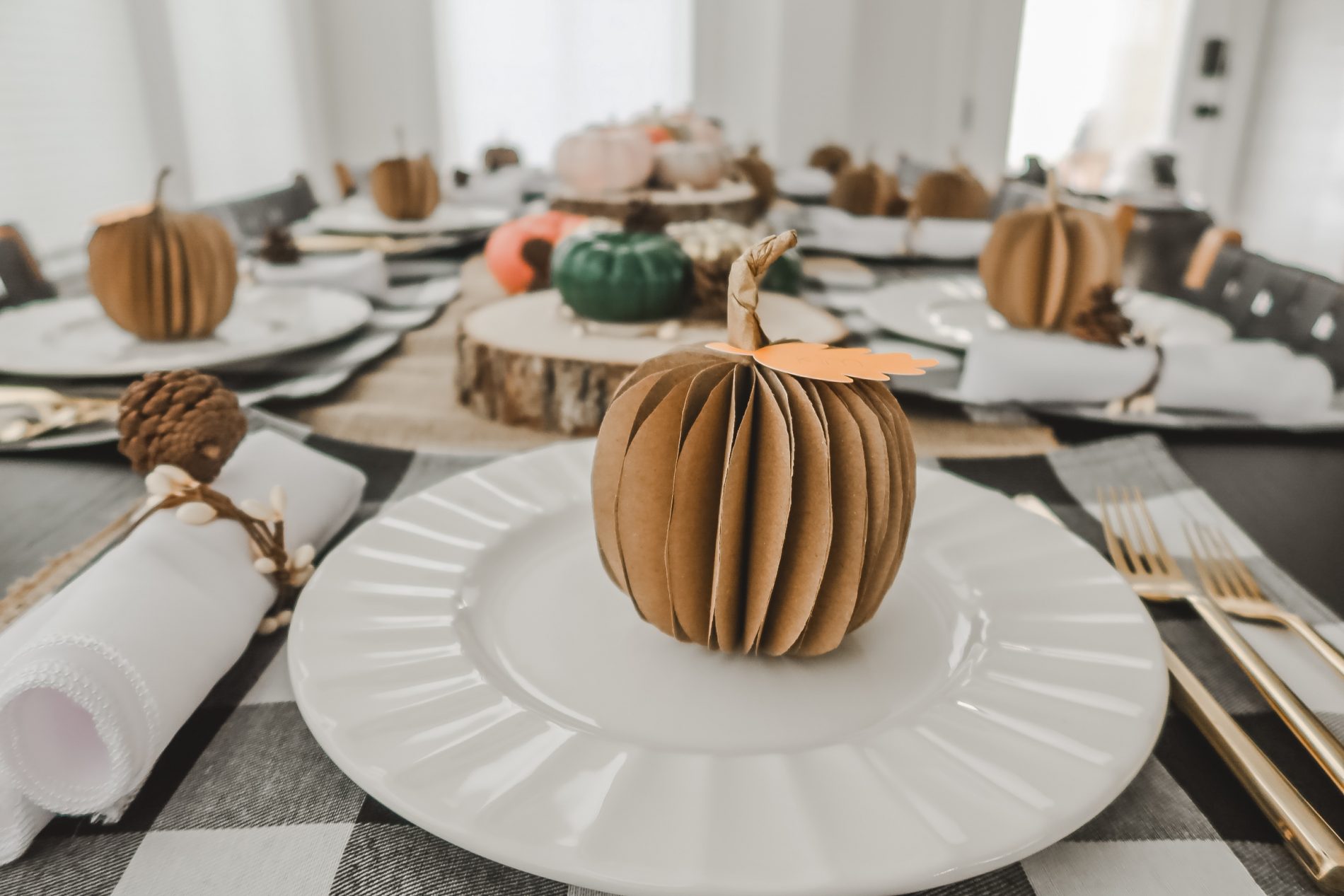 6 Easy & Simple Touches To Spice Up Your Thanksgiving Table - Kelsey Bang