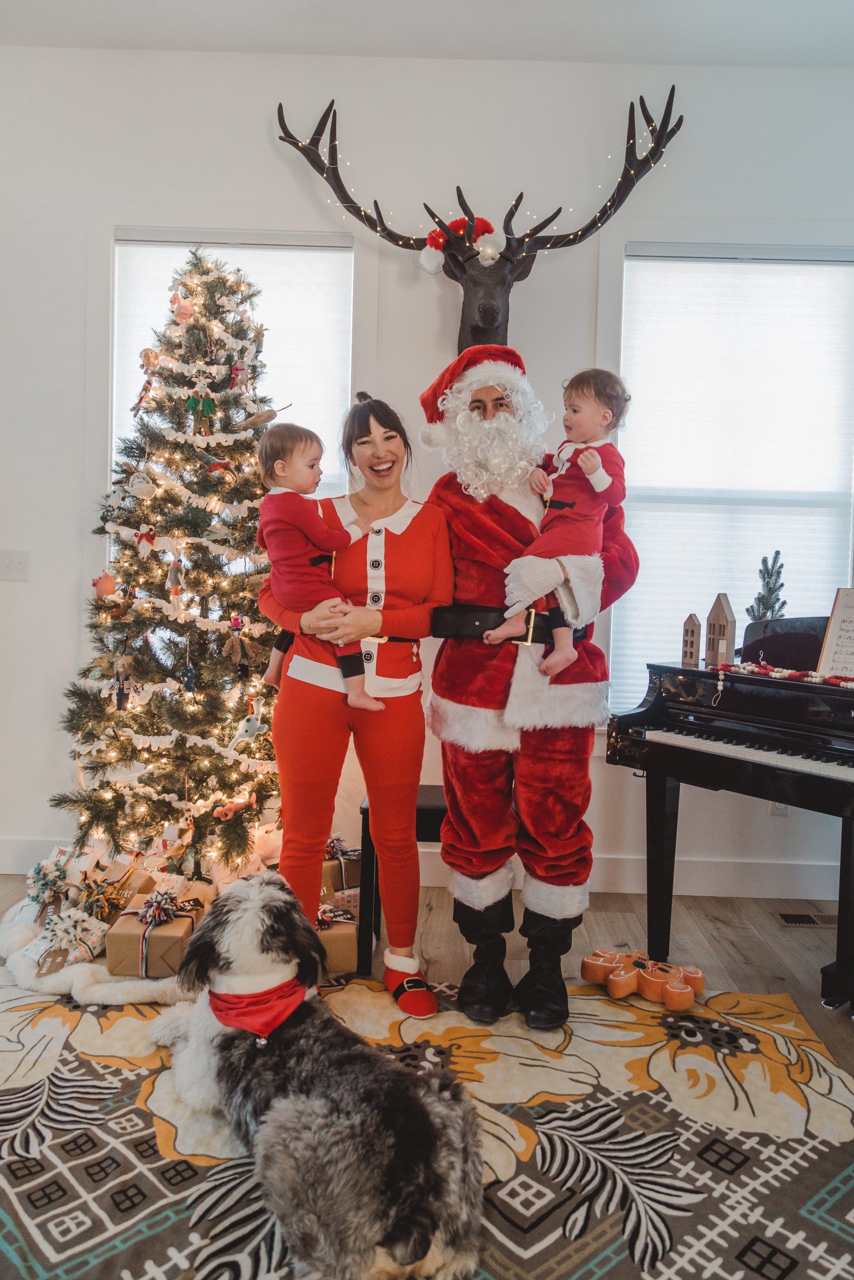 Creative Ways To Get A Picture With Santa For 2020 - Kelsey Bang