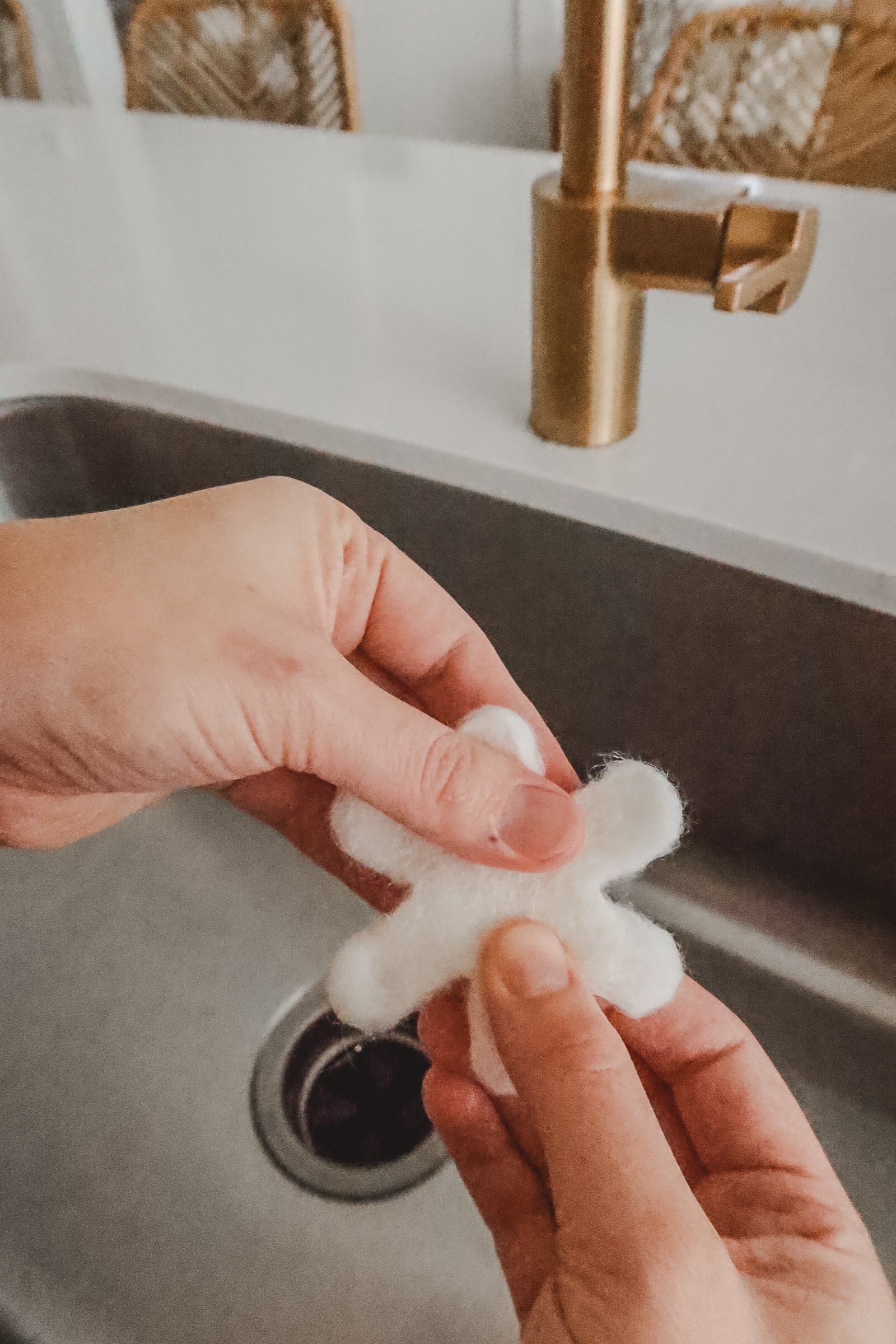 How To Make Fun Shapes Out Of Roving Wool - Kelsey Bang